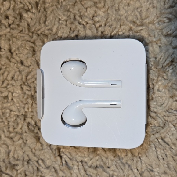 Apple | Headphones | Apple Earbuds Headphones With Lighting Connector ...